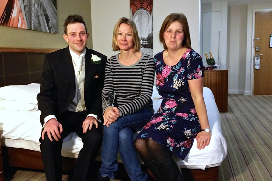 UK Holiday Inn hosts theatre in its guestrooms - HOTELSMag.com