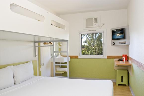 Formule 1 rooms undergo metamorphosis - HOTELSMag.com